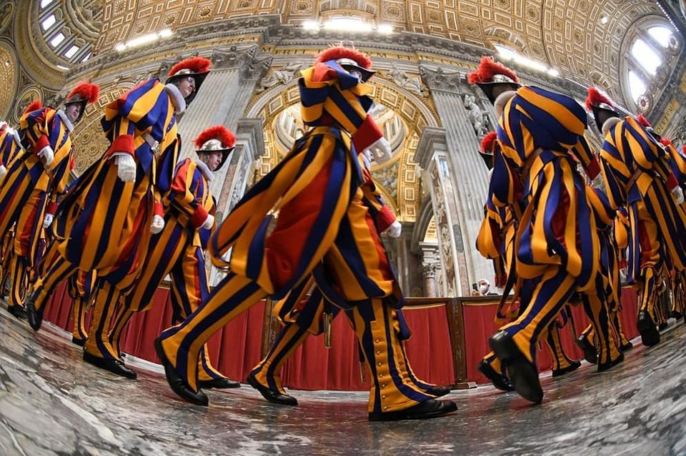Recruits of the Vatican Guard took the oath at the Vatican ceremony